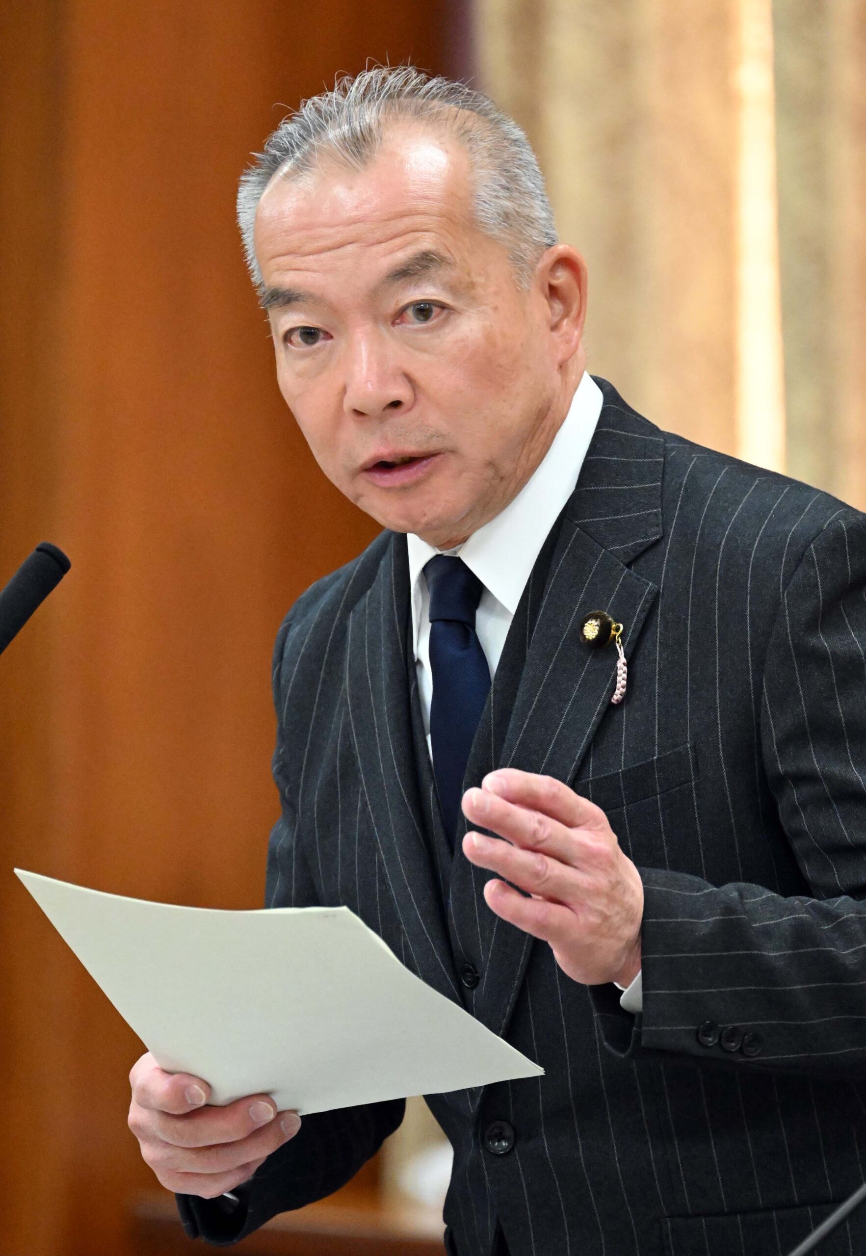 顔認証の申請・交付困難 現行保険証残せ